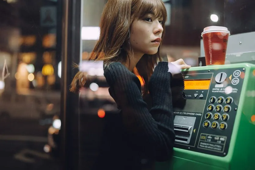 写真家 澤村 洋兵氏がタムロン SP 35mm F1.4 (Model F045)でポートレート。開放で京都の夜の街を攻める。 | TAMRON | タムロン