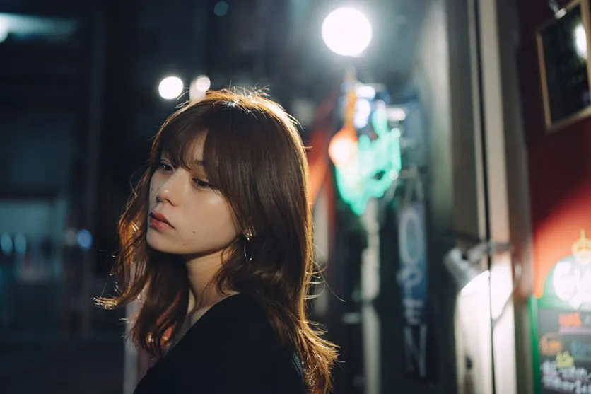 写真家 澤村 洋兵氏がタムロン SP 35mm F1.4 (Model F045)でポートレート。開放で京都の夜の街を攻める。 | TAMRON | タムロン